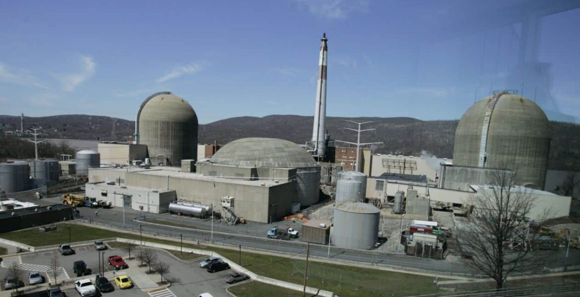 Could rupture of aging pipeline ignite nuclear plant's control room ...